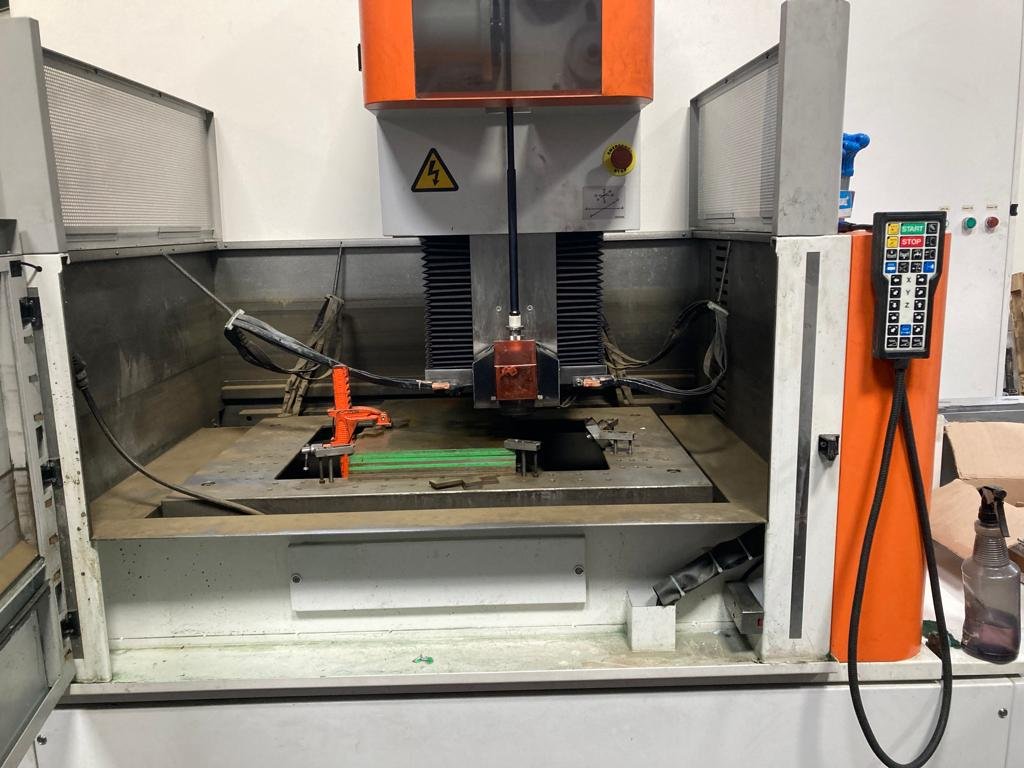 Agiecharmilles CUT 30P Wire Eroding Machine (2011) - 1st Machinery