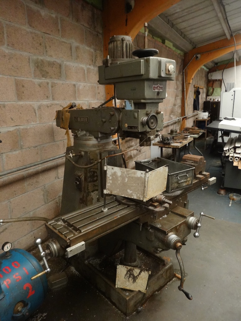 Beaver Milling machine - 1st Machinery