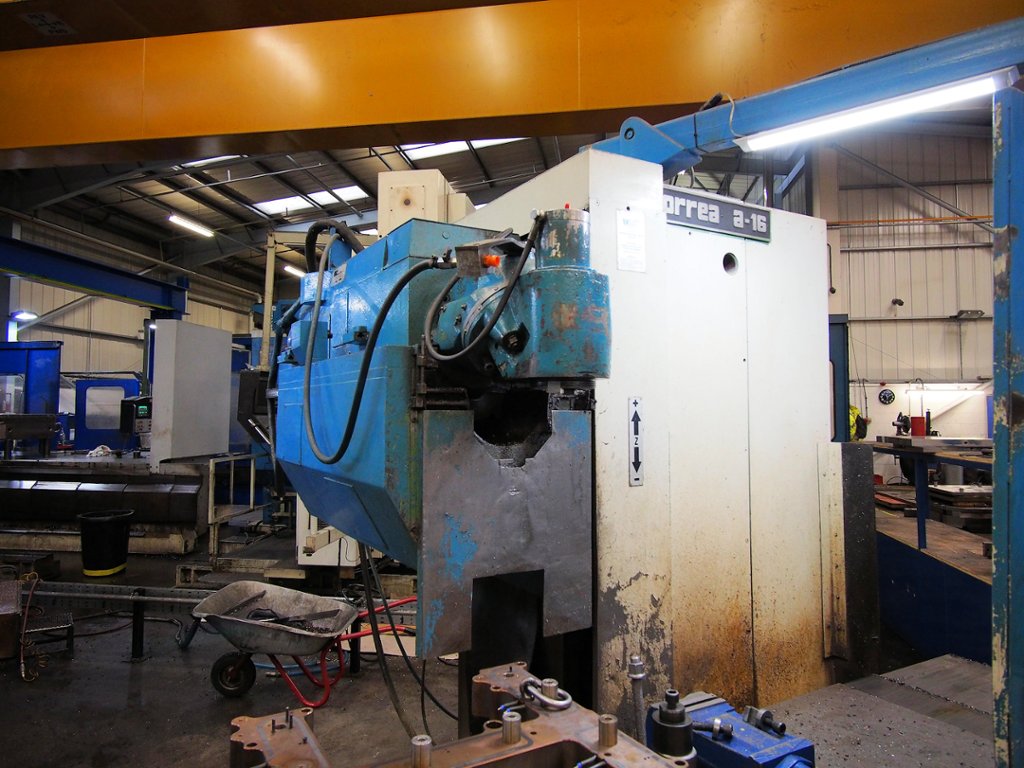 Correa CF-17 CNC Milling Machine - 1st Machinery