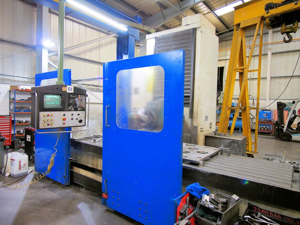 Correa A25-30 CNC Milling Machine (1990) - 1st Machinery