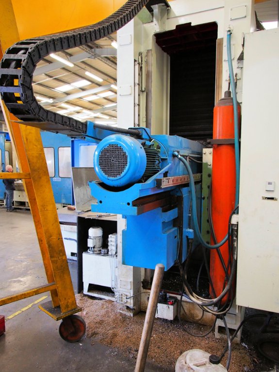 Correa A25-30 CNC Milling Machine (1990) - 1st Machinery