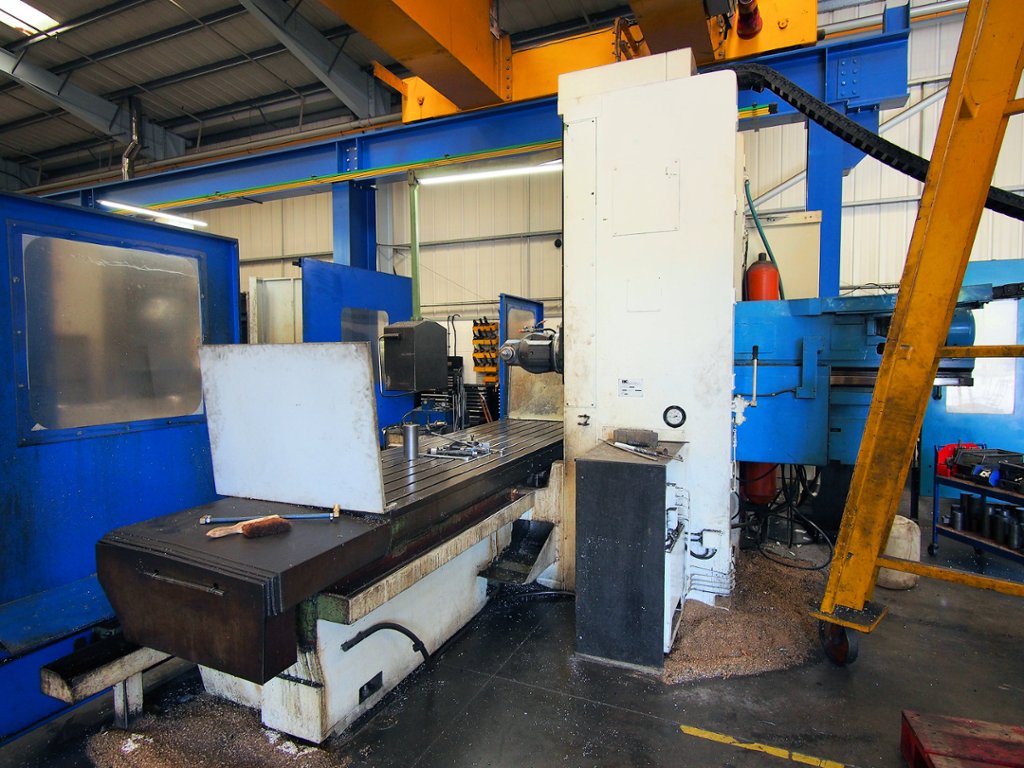 Correa A25-30 CNC Milling Machine (1990) - 1st Machinery