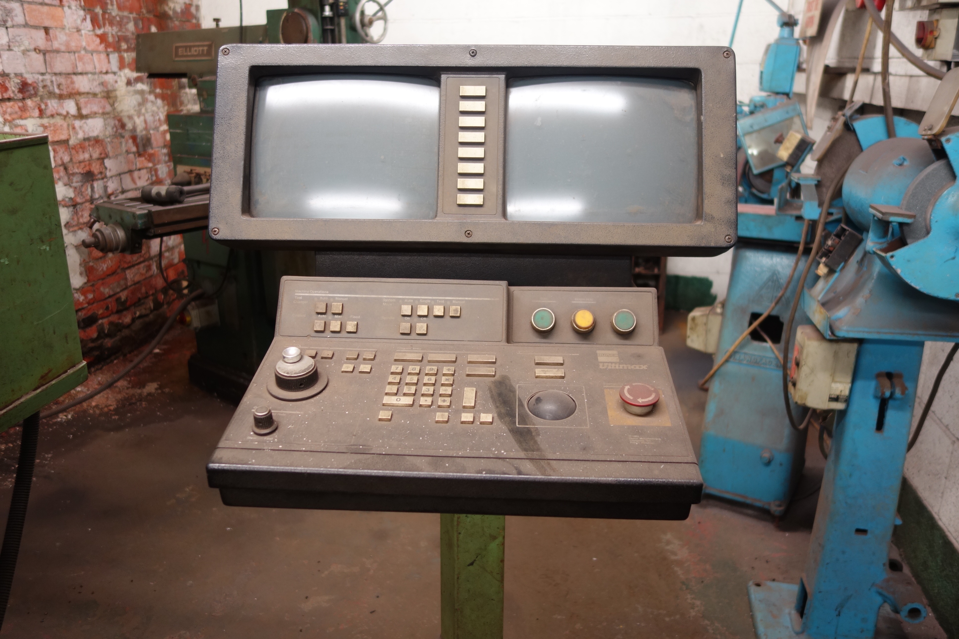 HURCO ULTIMAX KM3 CNC Milling Machine - 1st Machinery