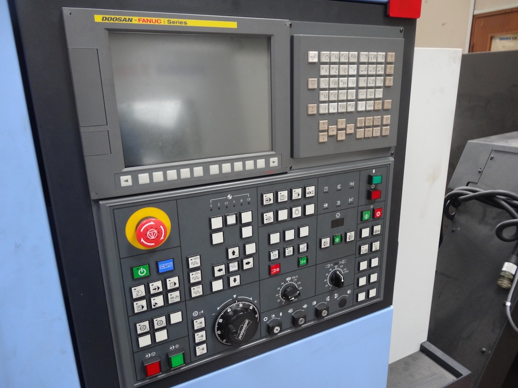 DOOSAN PUMA GT2100 CNC Lathe (2013) With Fanuc i Series Control ...