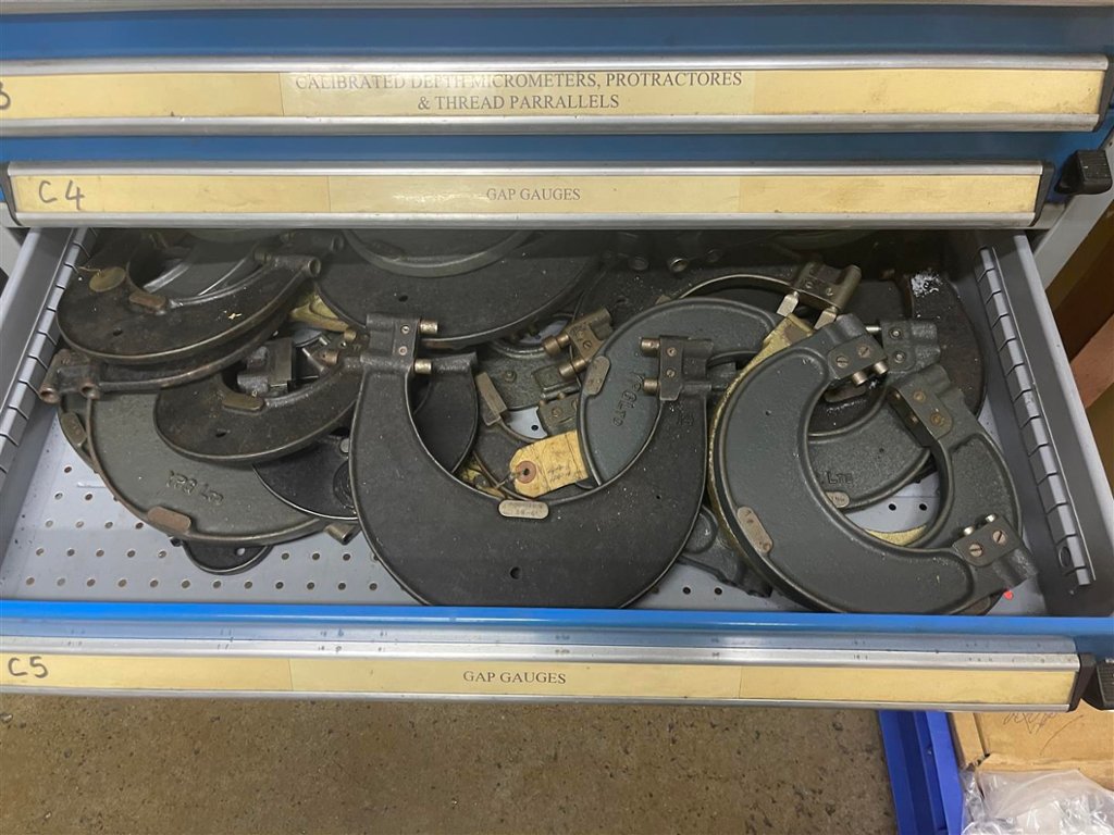 Bott Compact Cabinet with Measuring Equipment - 1st Machinery