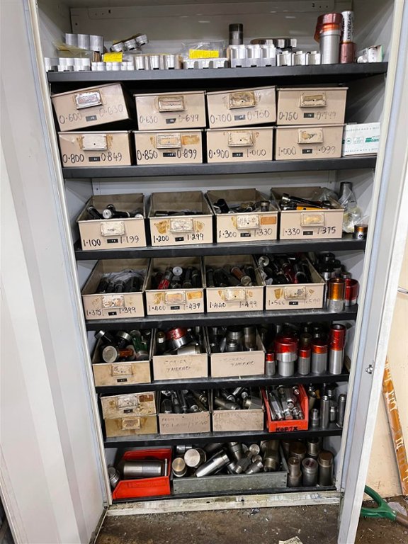 Steel cabinet of gauges - 1st Machinery