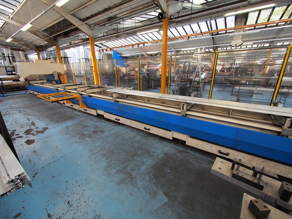 Mecal MC304 Ariel 4axis Machining Centre (2008) - 1st Machinery